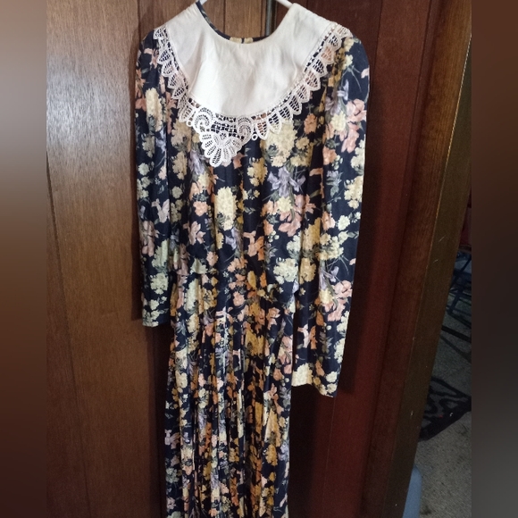 Vintage | Dresses | Stuart Alan Vintage Made In Usa Flowered Floral ...